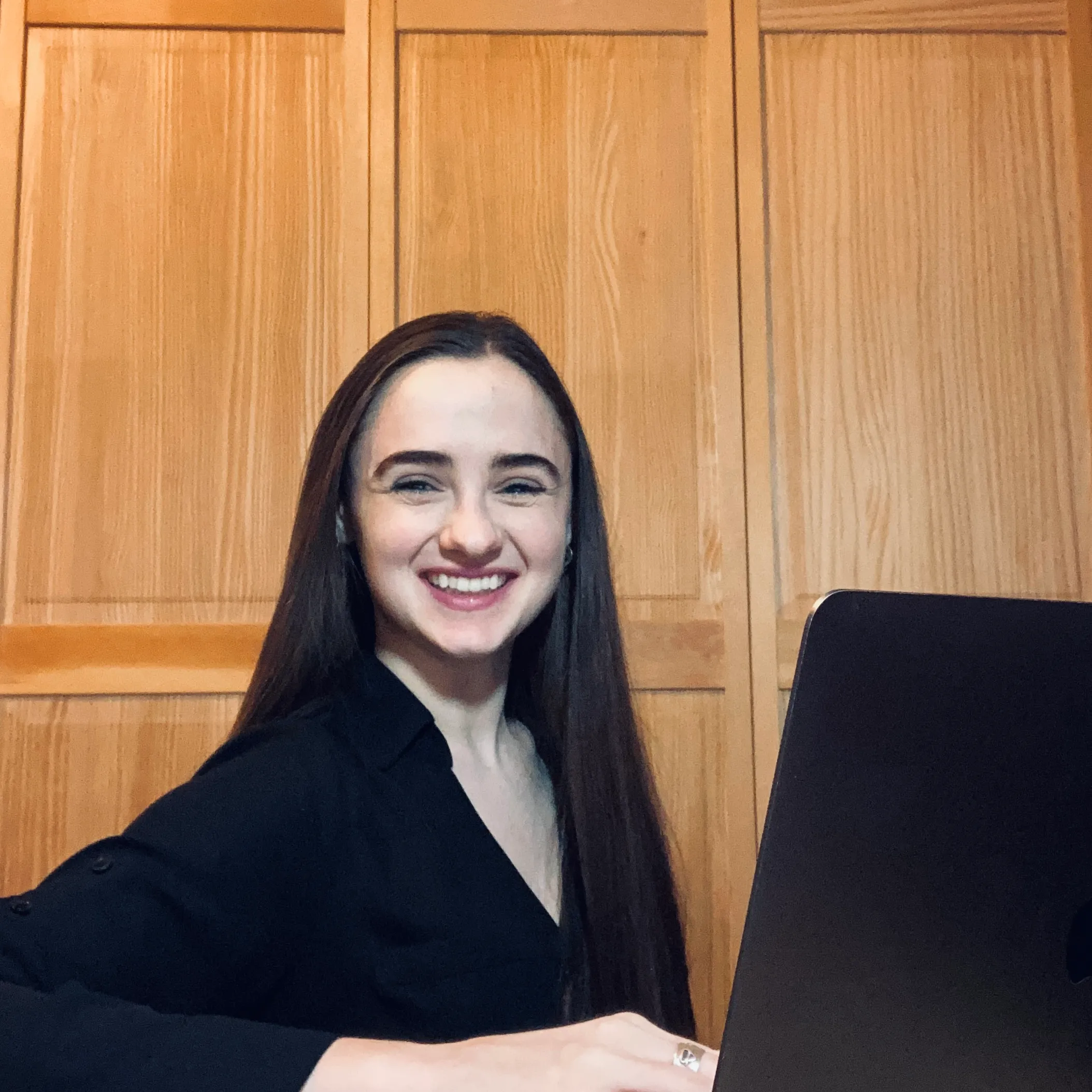 Nicole Symon | Money