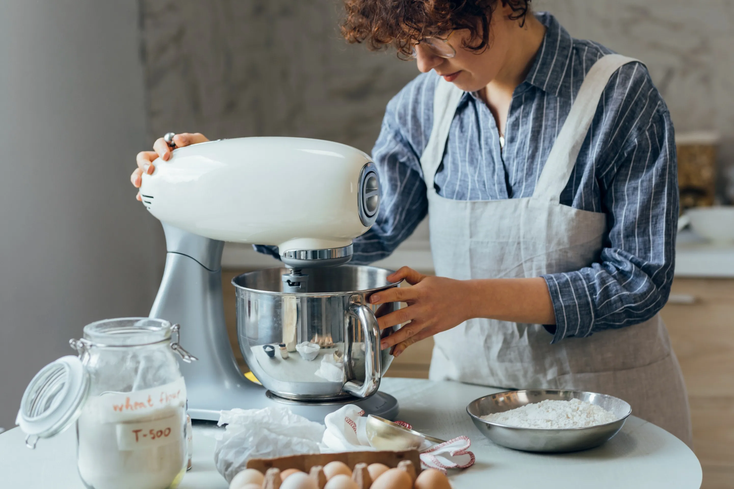 Hand Vs Stand Mixer Better Investment Money Reviews Hand Vs Stand Mixer Better Investment Money Reviews